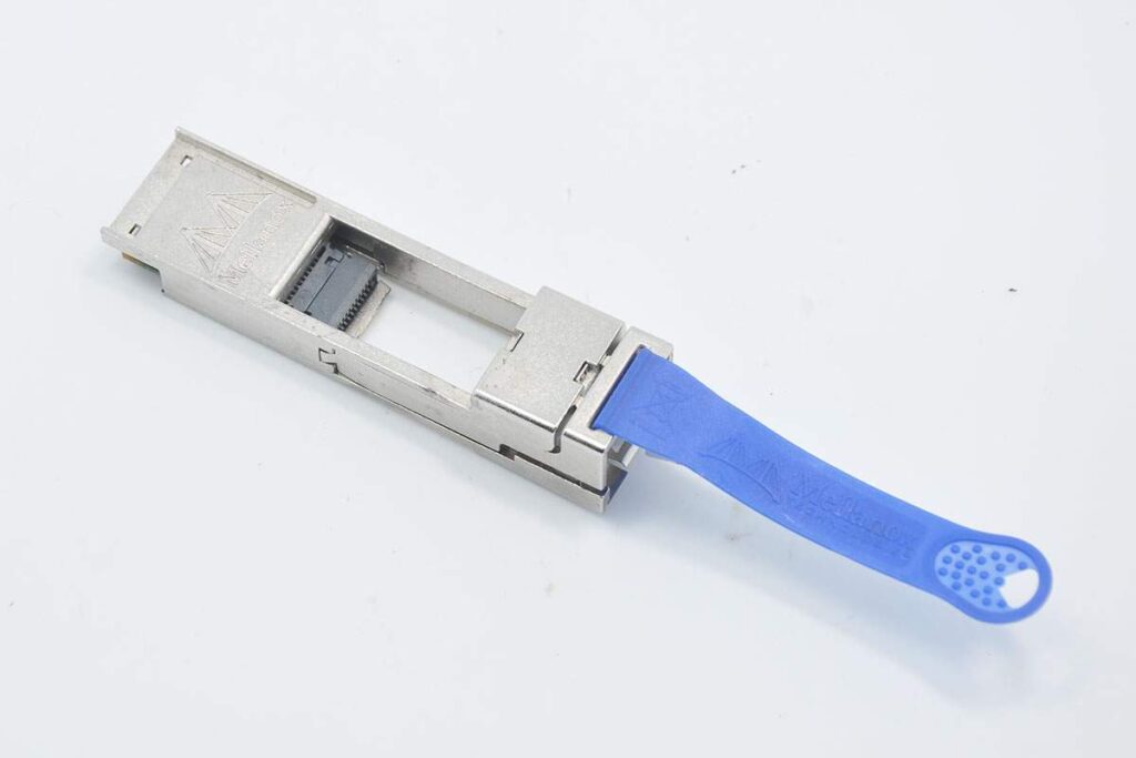 Cisco CVR-QSFP-SFP10G HP 655874-B21 QSFP to SFP+ Adapter Mellanox ...